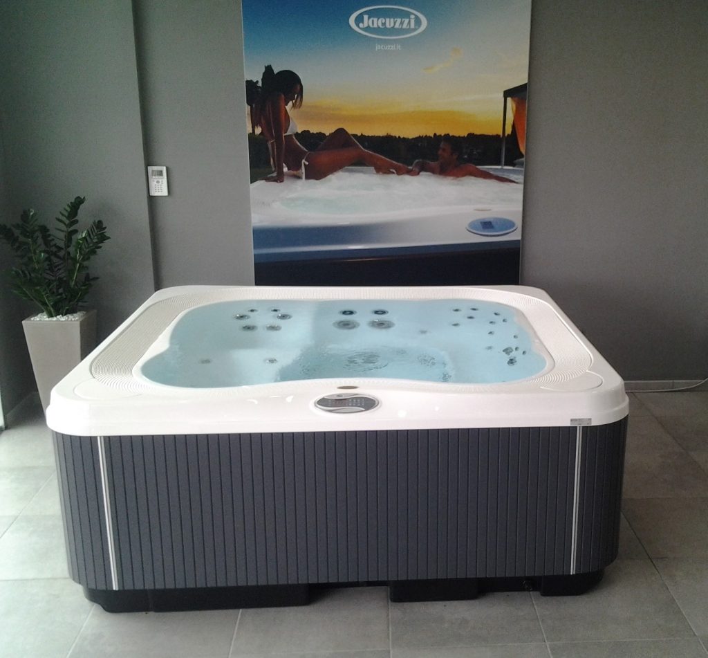 Jacuzzi Profile Minipiscina a sfioro | aquazzura